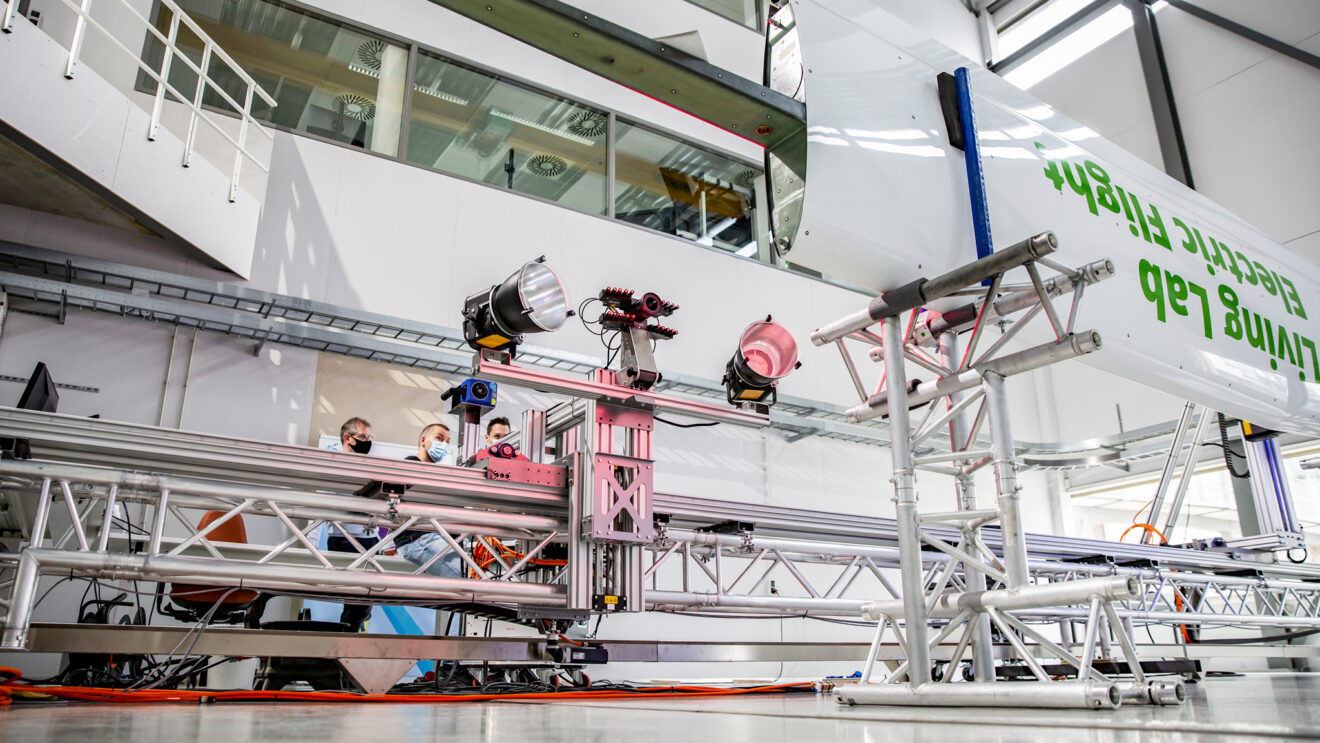 Autonomous Robot for Aircraft Inspections - Netherlands Aerospace Centre